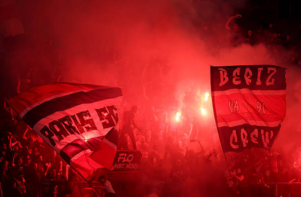 «ПСЖ» — в финале, а фанаты — в отделении: улицы Парижа не выдержали эмоций ⇒ Sports24.KZ